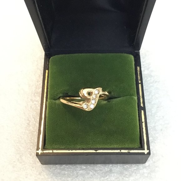 Avon | Jewelry | Vintage Lovely Avon Gold Toned Rhinestone Ring | Poshmark